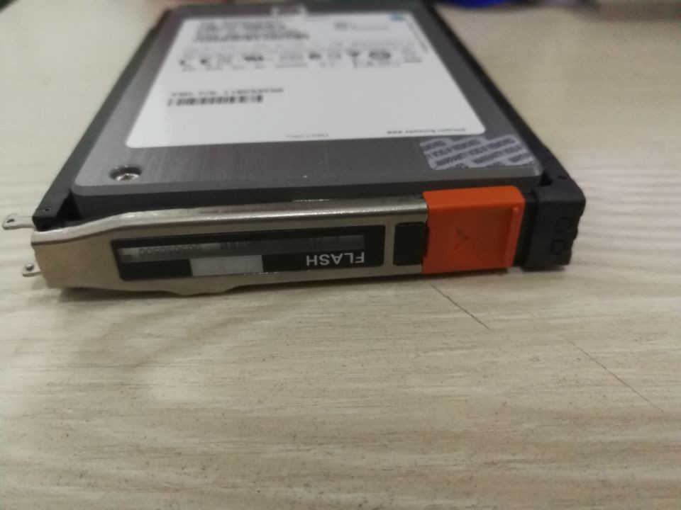 Almacenamiento del SSD EFD 005050183 DELL EMC VNX de V4-VS6F-100 EMC ...